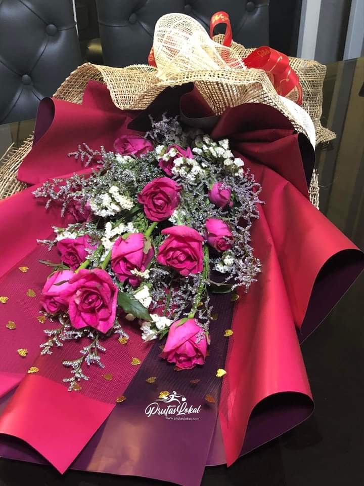 Flower Bouquet and Flower Arrangement