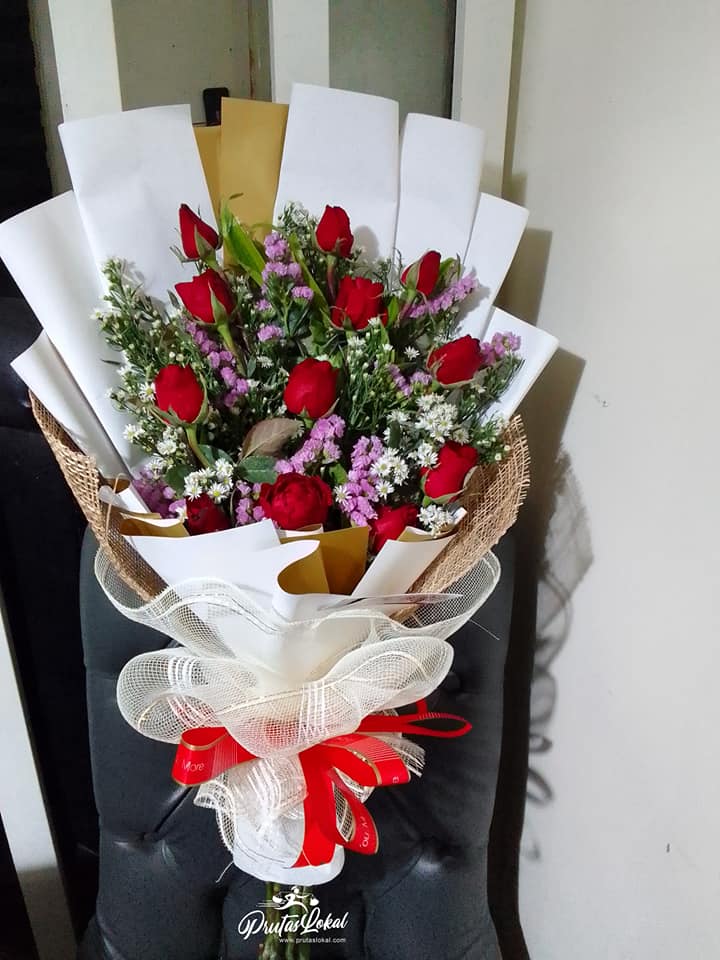 Flower Bouquet and Flower Arrangement